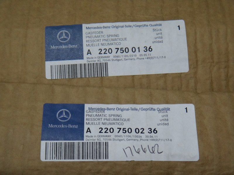 Mercedes-Benz純正部品 :: メルセデス･ベンツ純正部品 :: 外装部品 :: W/V220用トランク・ダンパー左右セット